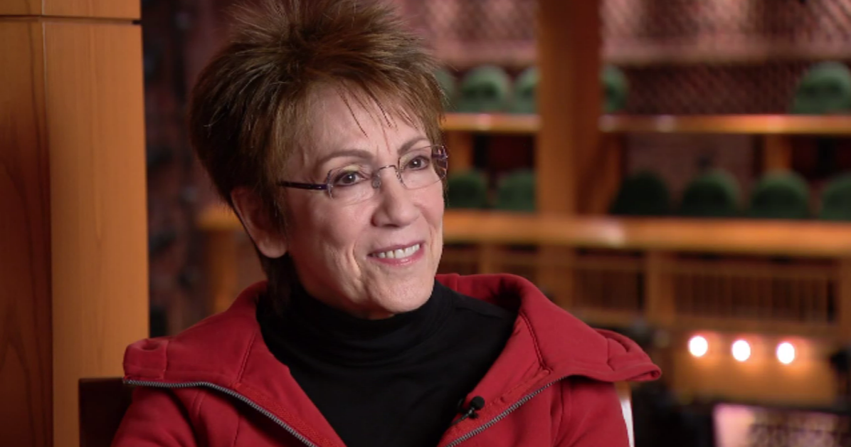 Chicago Shakespeare Theater director prepares to step down - CBS Chicago