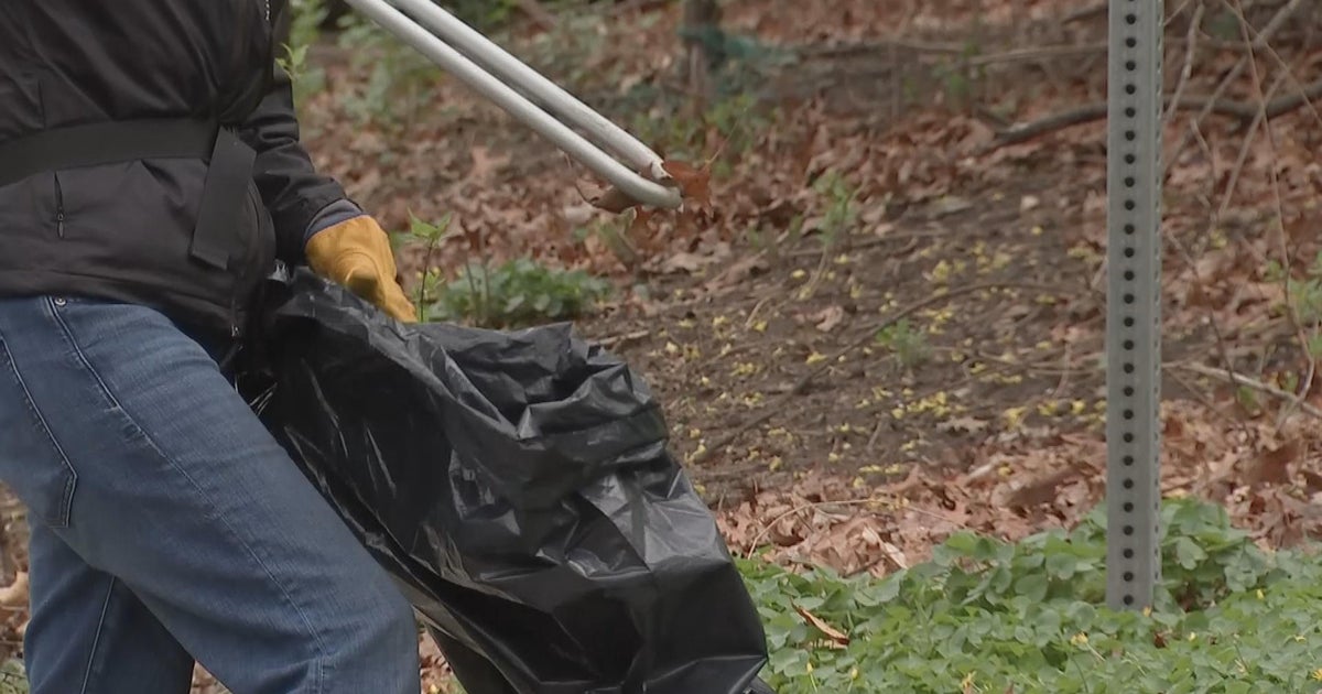 Volunteers took part in spring clean up on Lincoln Drive - CBS Philadelphia