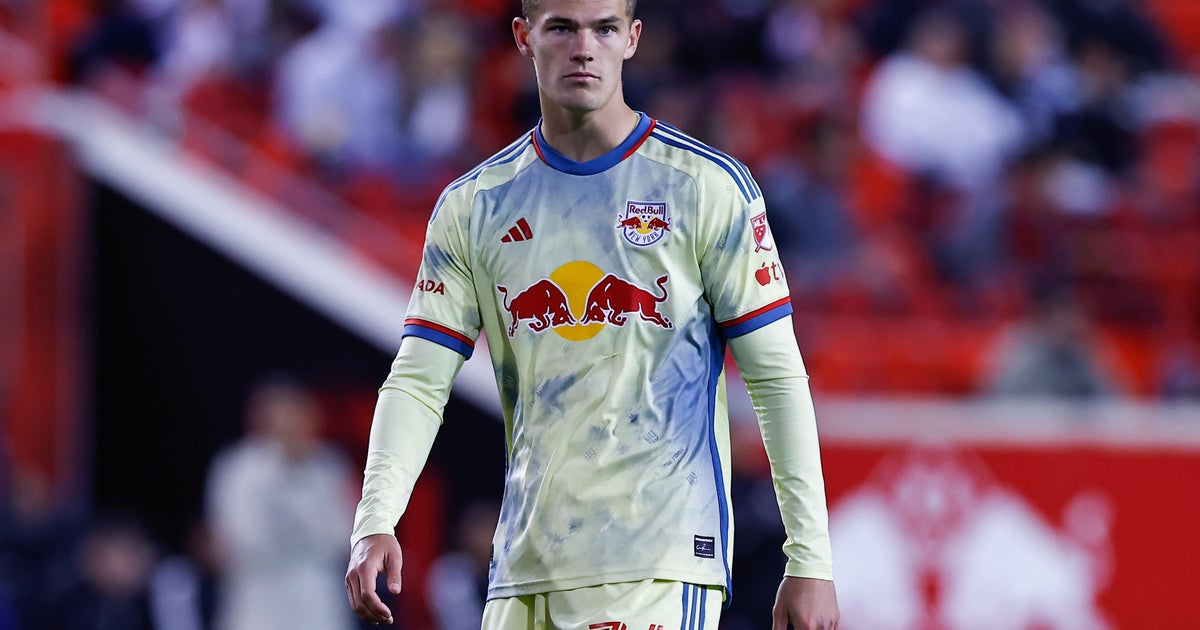 Record late goal helps Red Bulls tie Earthquakes 1-1 - CBS New York