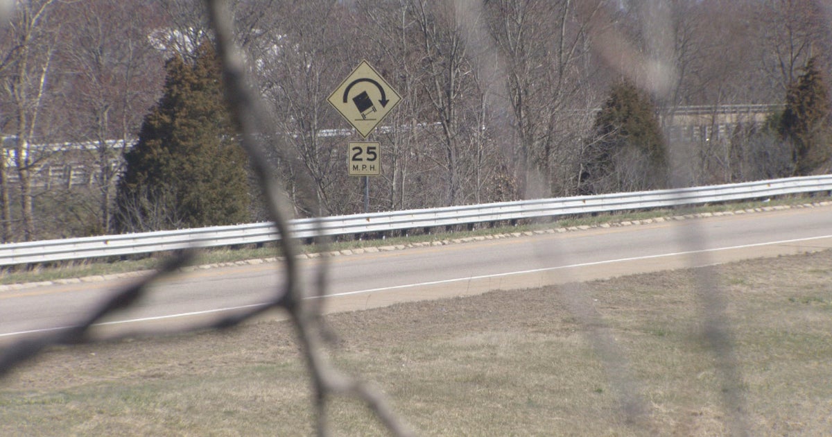 Thieves grab boxes of iPhones from back of truck stuck in I-93 traffic ...