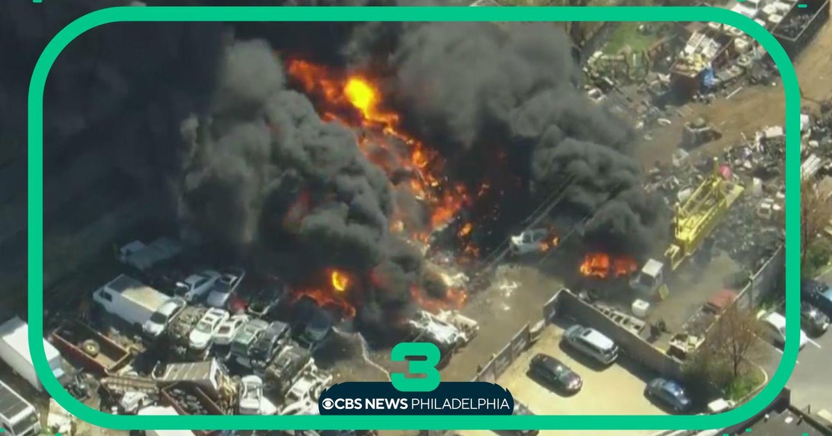 Large junkyard fire in Hunting Park - CBS Philadelphia
