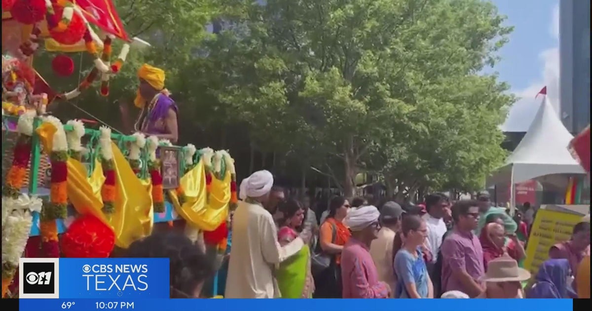 Klyde Warren Park in Dallas hosts Festival of Joy - CBS Texas