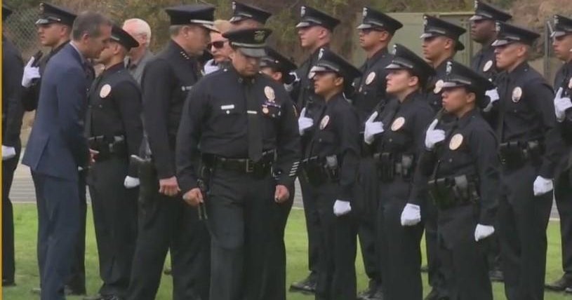 LAPD chief and mayor hope to recruit and hire more officers - CBS Los ...