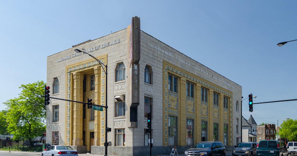 Preservation Chicago $2M grant Driehaus Foundation - CBS Chicago