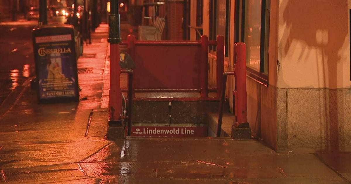 Man shot multiple times at PATCO station in Center City: police - CBS ...