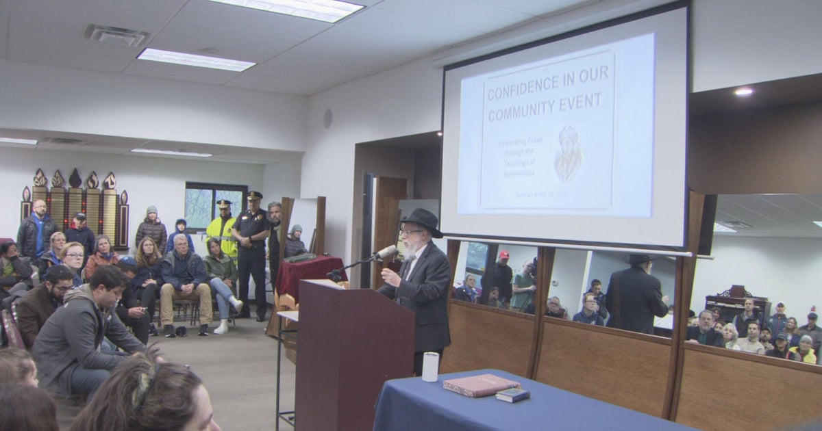 Community gathers for anti-hate rally in Natick after anti-Semitic ...