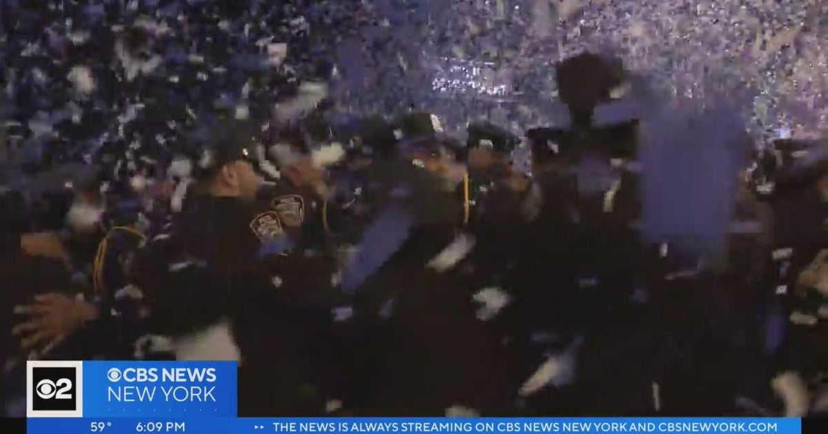 NYPD welcomes more than 500 new recruits in graduation ceremony - CBS ...