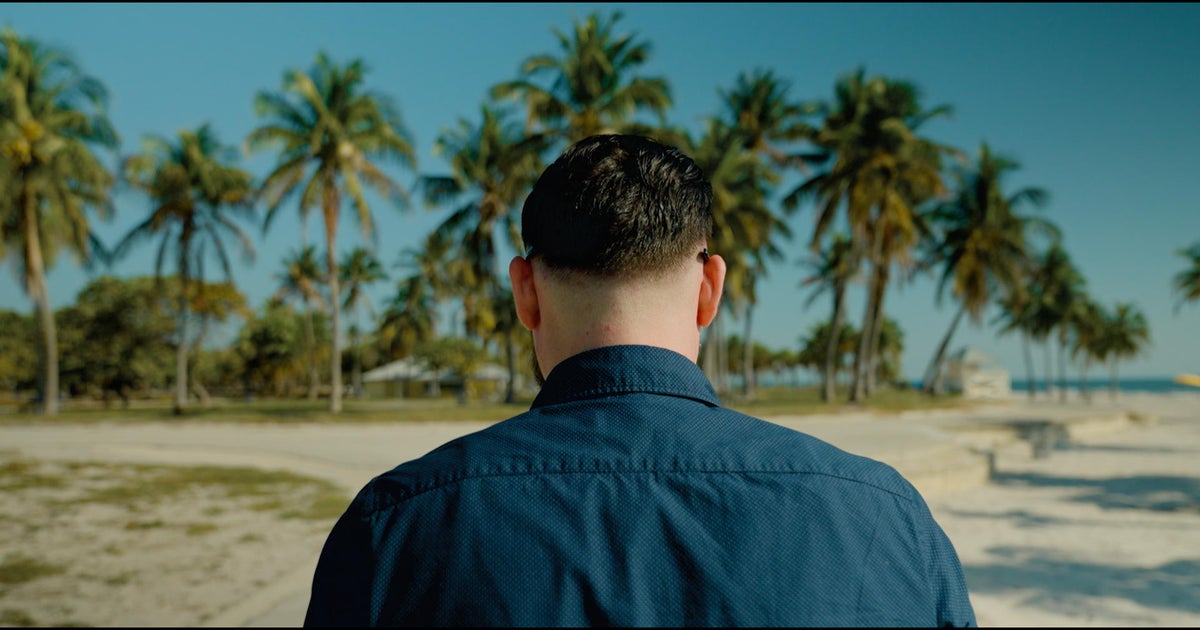 Card-skimming scams target a new group of Americans - CBS News