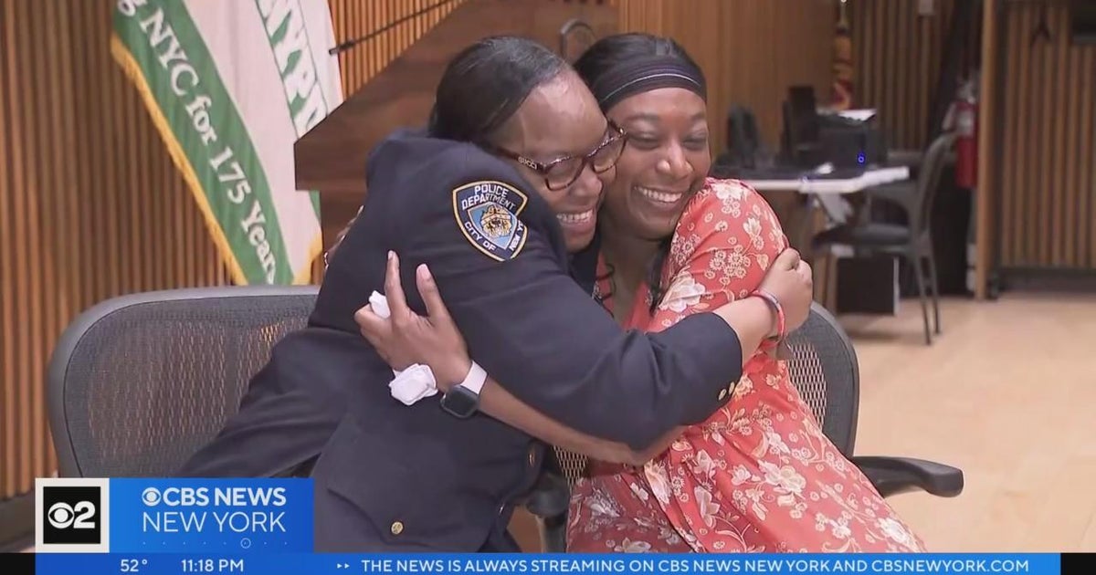Exclusive: NYPD officer meets kidney donor who helped save her life ...
