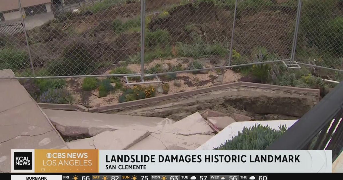 Landslide in San Clemente closes tracks on Metrolink and Amrak - CBS ...