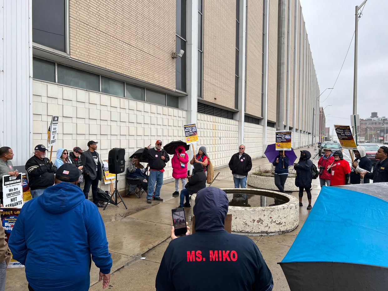 Detroit-area postal workers protest understaffing, harassment in ...
