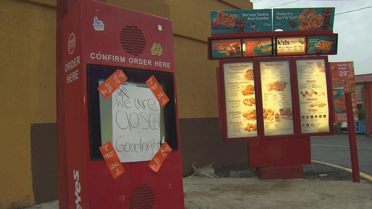 Worcester Popeyes employees assaulted, restaurant vandalized after ...
