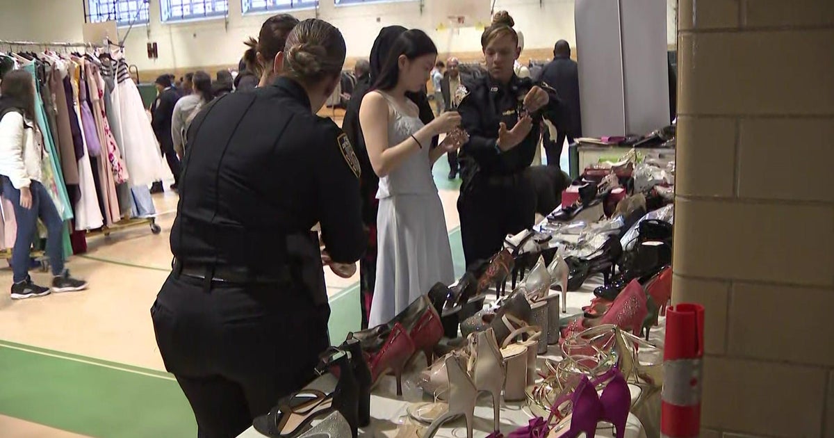 3rd annual prom dress, suit giveaway held at Queens high school - CBS ...