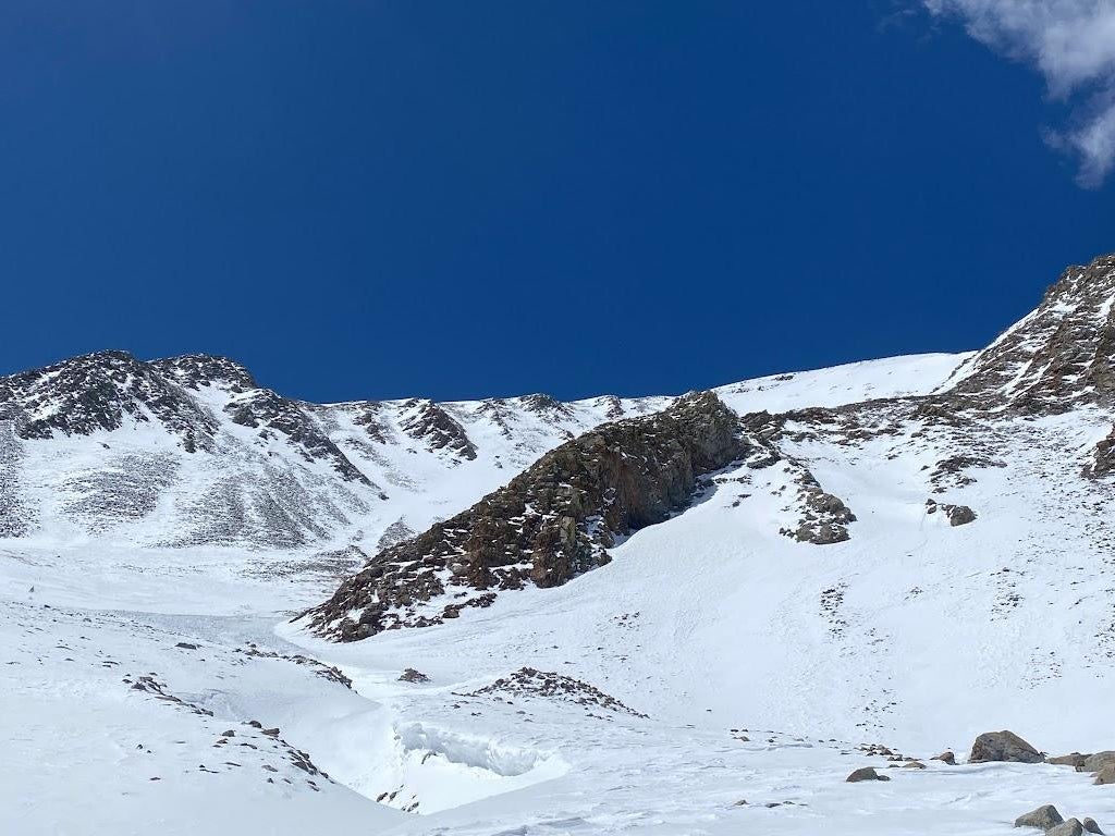 Backcountry skier fatally buried in avalanche near Breckenridge - CBS ...