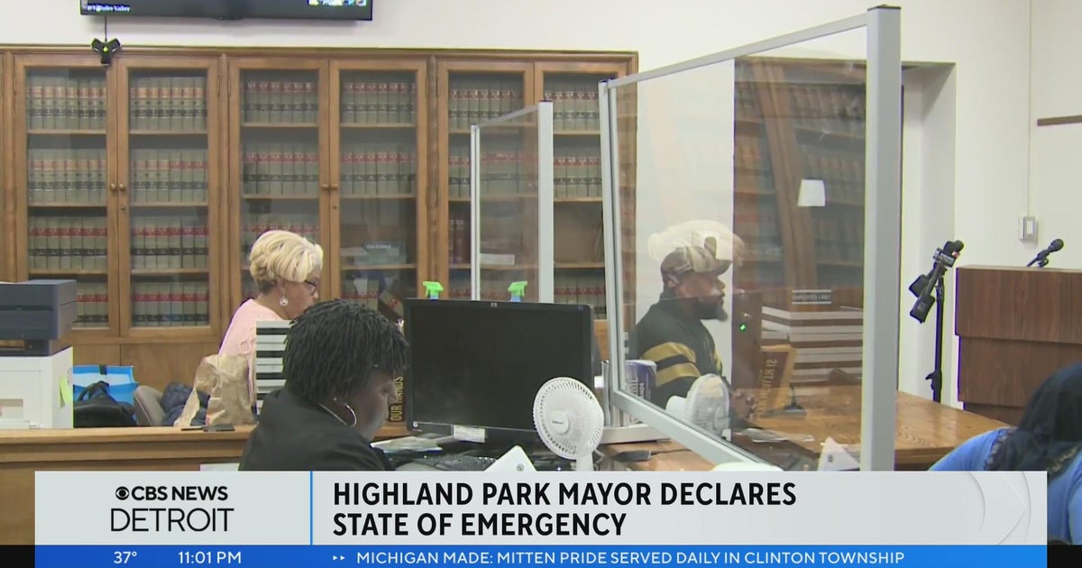 Highland Park mayor says city is in state of emergency - CBS Detroit