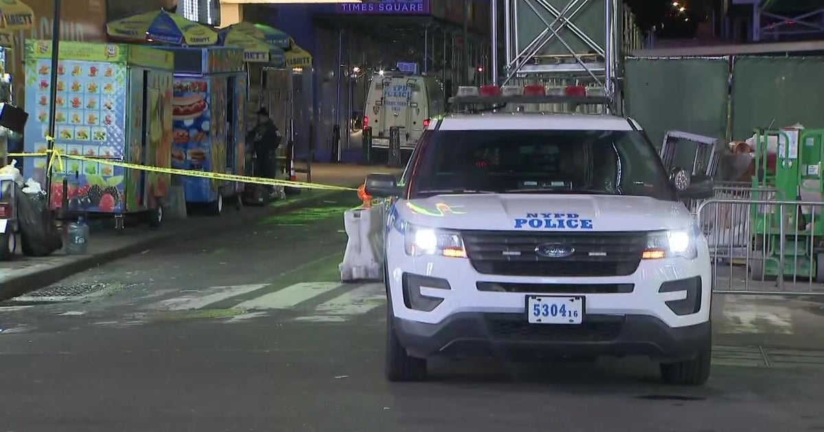 Police: Dezirae Anderson, 20, dead after falling from OYO Hotel in ...