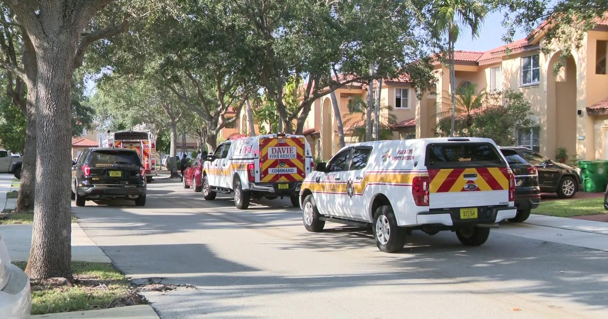 Death investigation underway in Davie after house fire - CBS Miami