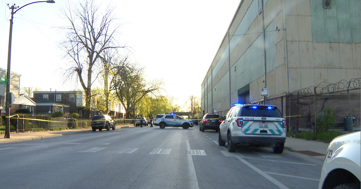 Chicago Shooting: 3 shot at Fuller Park home - CBS Chicago