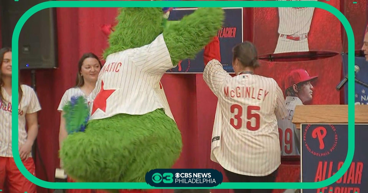Philadelphia teacher honored on appreciation night at Citizens Bank ...