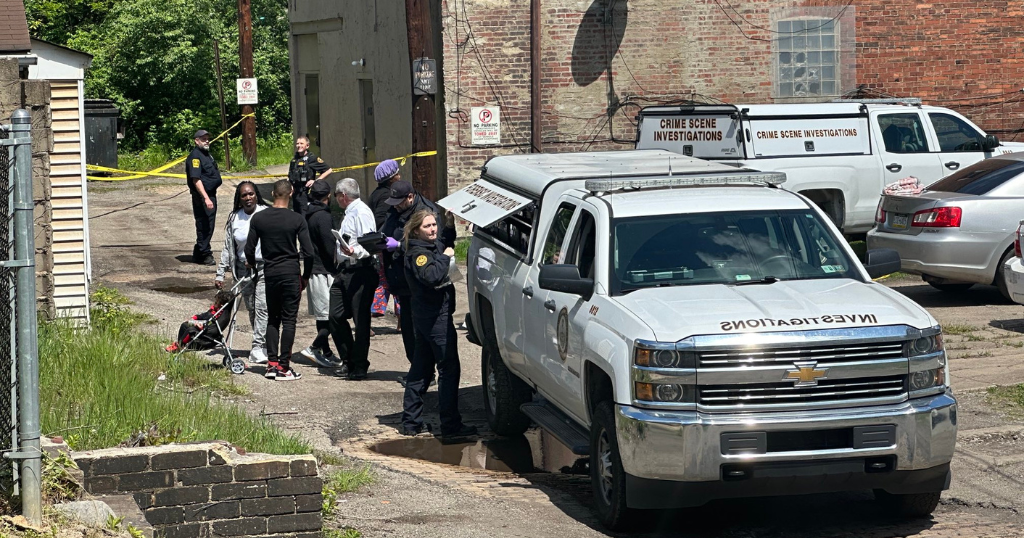 Man shot, killed in Braddock apartment building - CBS Pittsburgh