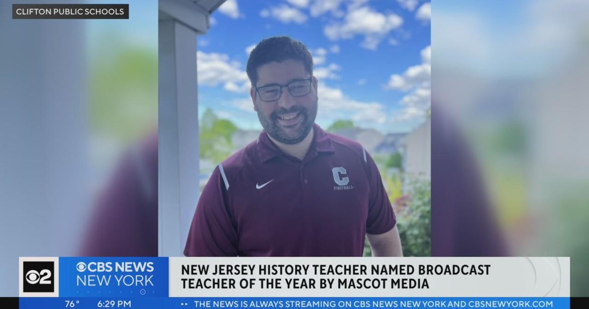 New Jersey history teacher named broadcast teacher of the year - CBS ...