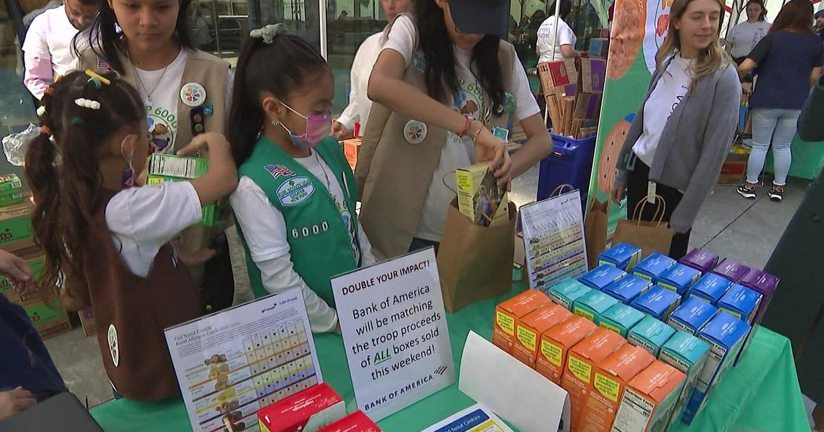 New York Citys Girl Scout Troop 6000 Making A Difference In Citys Shelter System Cbs New York