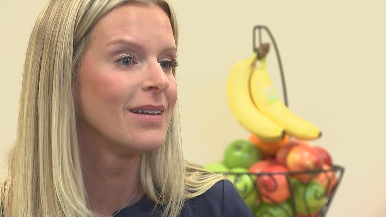 Experts warn restrictive eating with diet trend almond mom - CBS ...