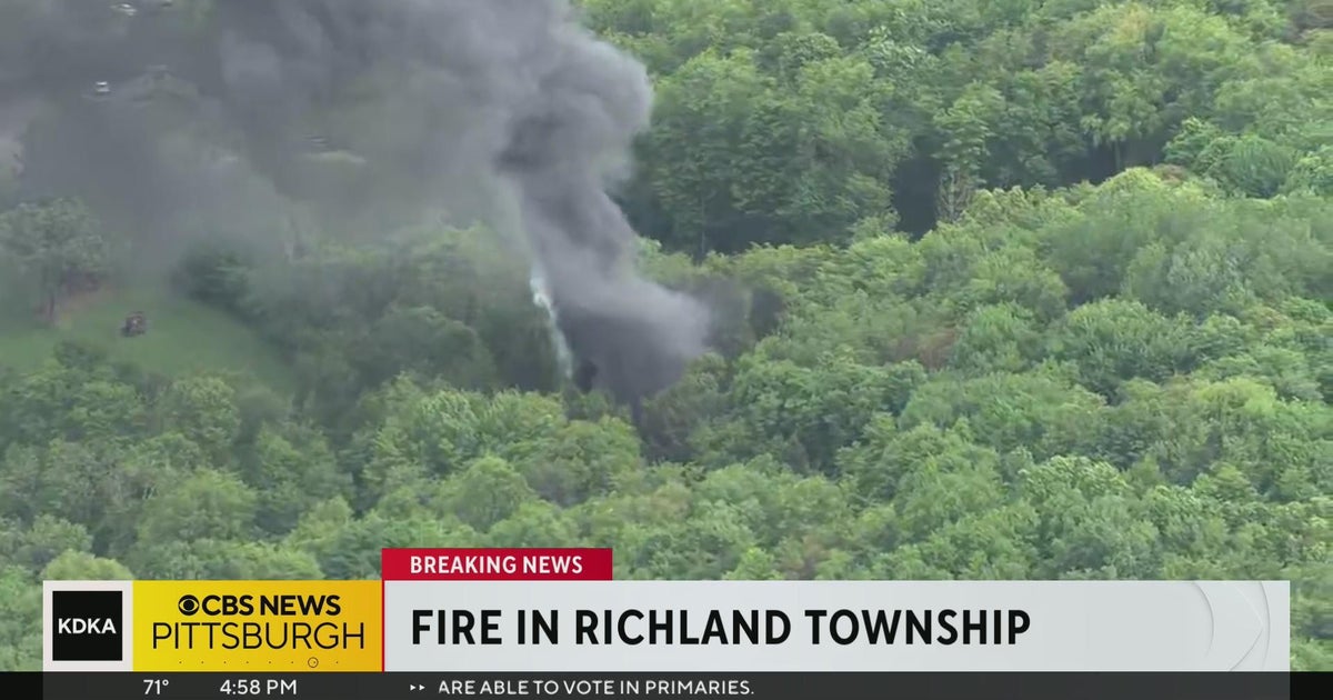 Large house fire in Richland Township sends smoke into sky - CBS Pittsburgh
