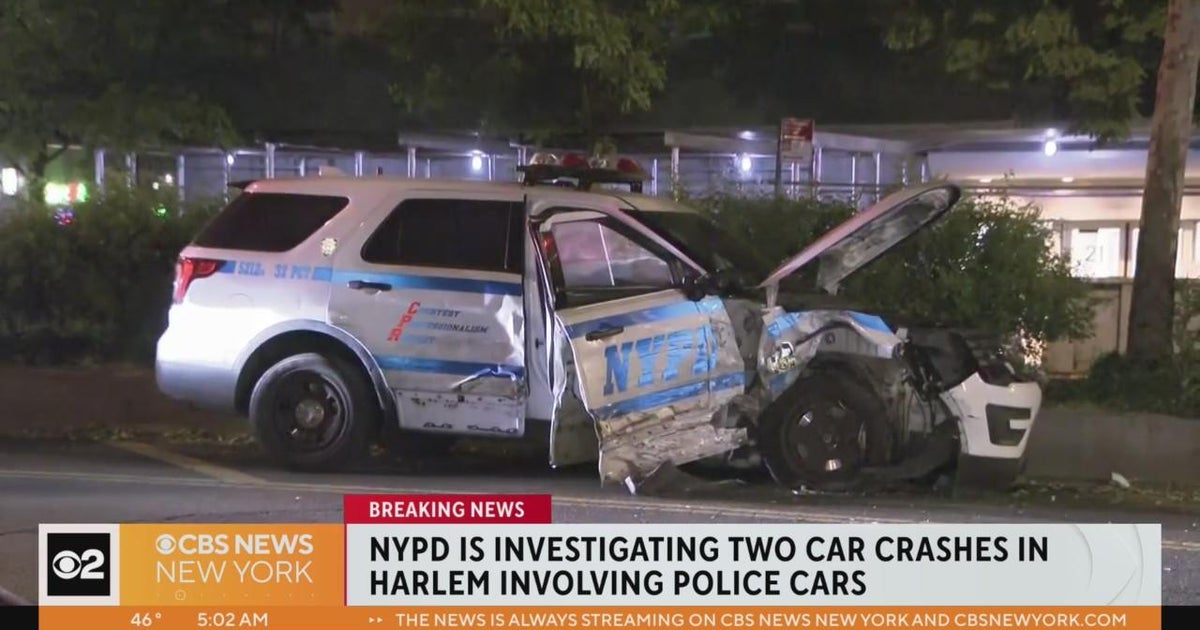 NYPD cars involved in overnight crashes - CBS New York