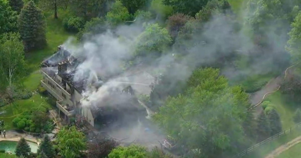 Firefighters battle house fire in Barrington - CBS Chicago