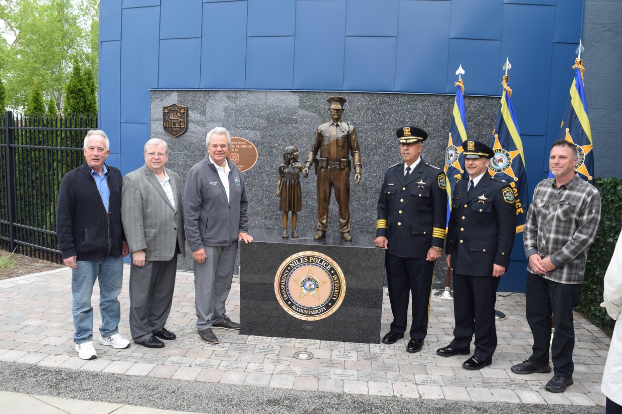 New police memorial unveiled during ceremony in Niles - CBS Chicago