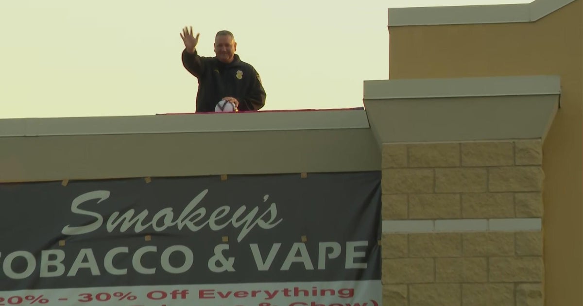 It's the 7th annual "Cop on a Rooftop" event - CBS Minnesota