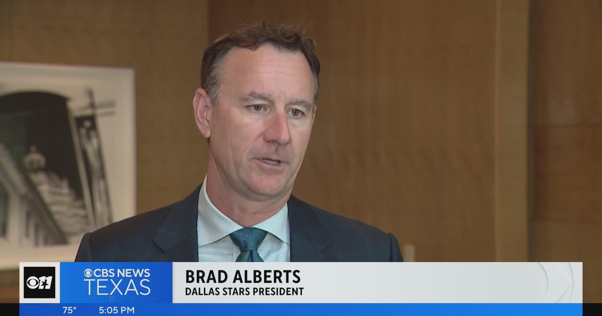 Keith Russell chats with Dallas Stars President Brad Alberts ahead of ...