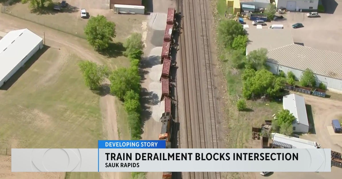BNSF train carrying rock derails near St. Cloud - CBS Minnesota