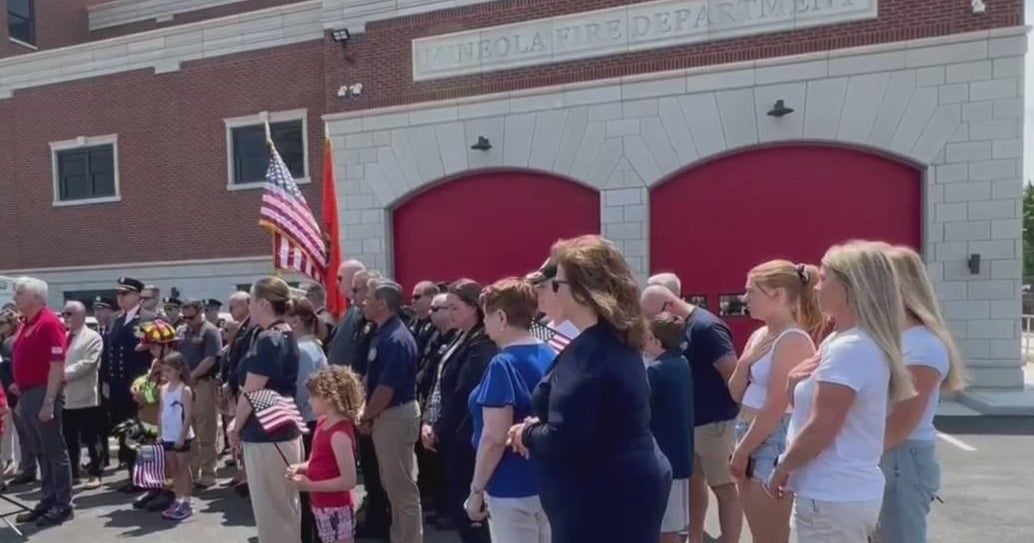 Long Island pauses for Memorial Day moments of silence after sirens blare and church bells ring ...