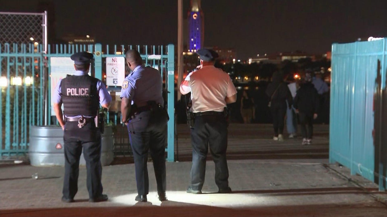 Philadelphia police respond to unruly crowd of minors in Penn's Landing ...