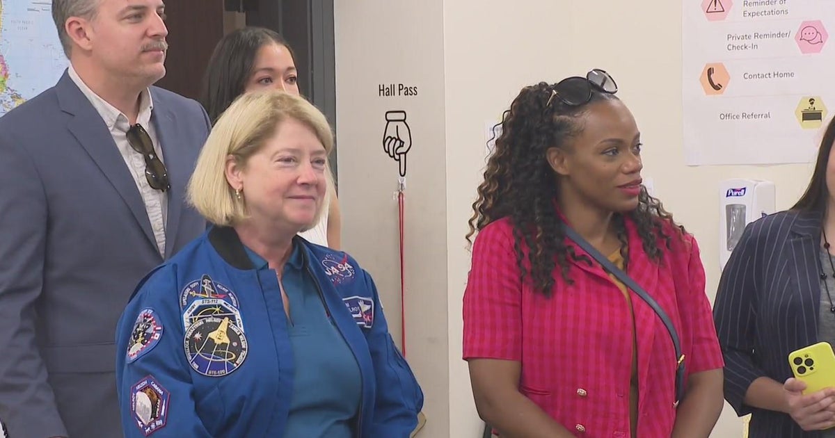 Rep. Summer Lee and NASA Deputy Administrator meet Pittsburgh students ...