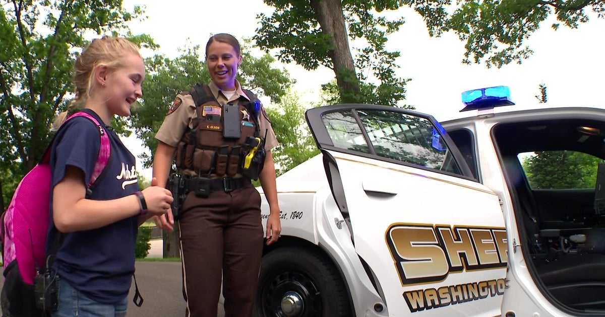 Mahtomedi School Resource Officer "Cop Kelly" works to build ...