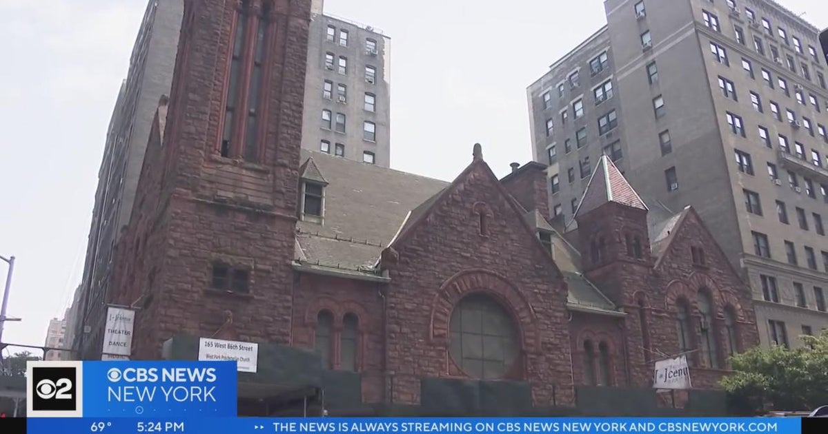 Owners of UWS church want to strip building of landmark status - CBS ...