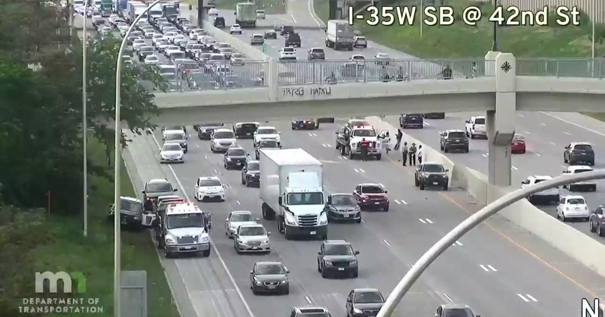 State trooper involved in six-vehicle crash on I-35W - CBS Minnesota