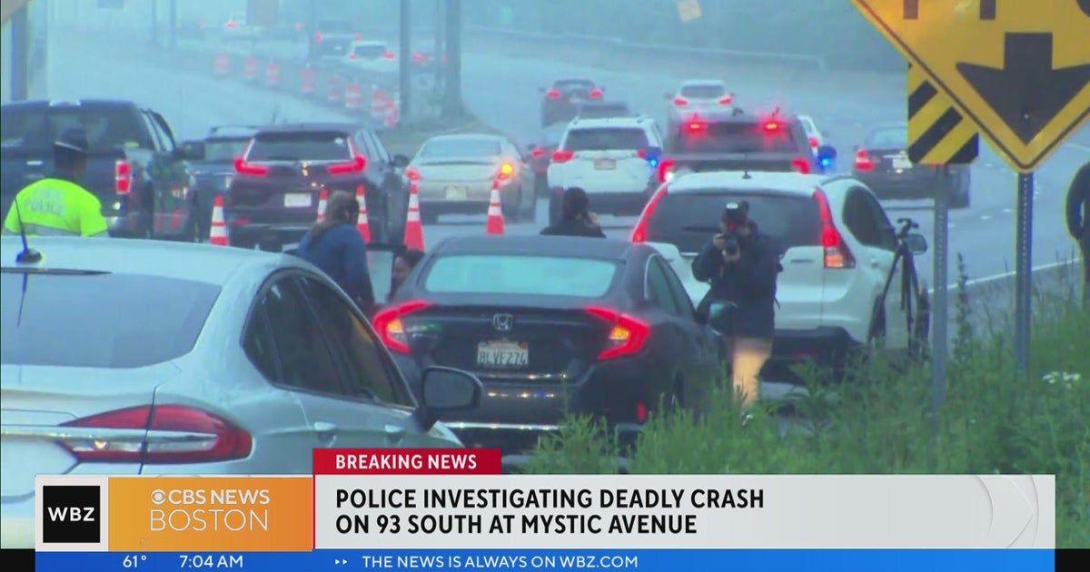 One dead in crash on 93 south in Medford near Somerville line - CBS Boston