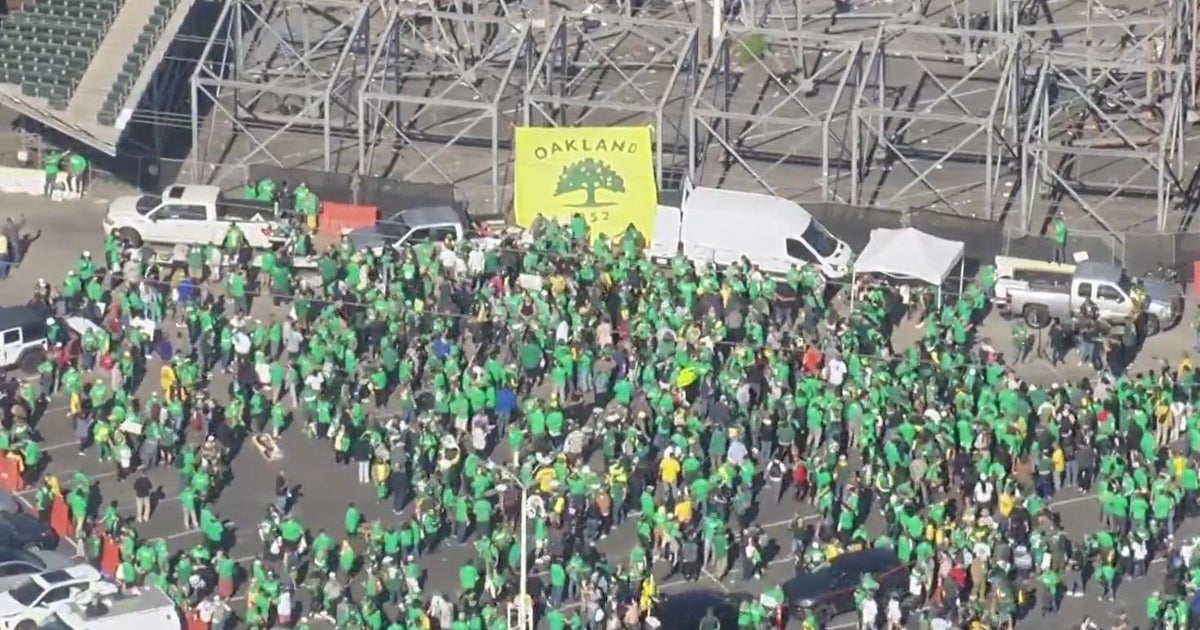 A's fans swarm Oakland Coliseum in reverse boycott - CBS San Francisco