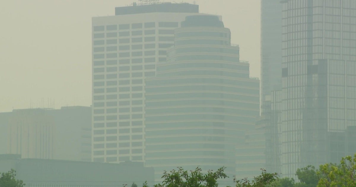 Wildfire smoke blankets upper Midwest, forecast to head east - CBS News