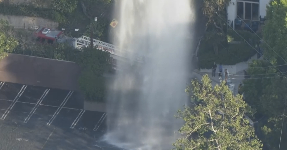 3 classrooms flooded in Studio City by sheared fire hydrant - CBS Los ...