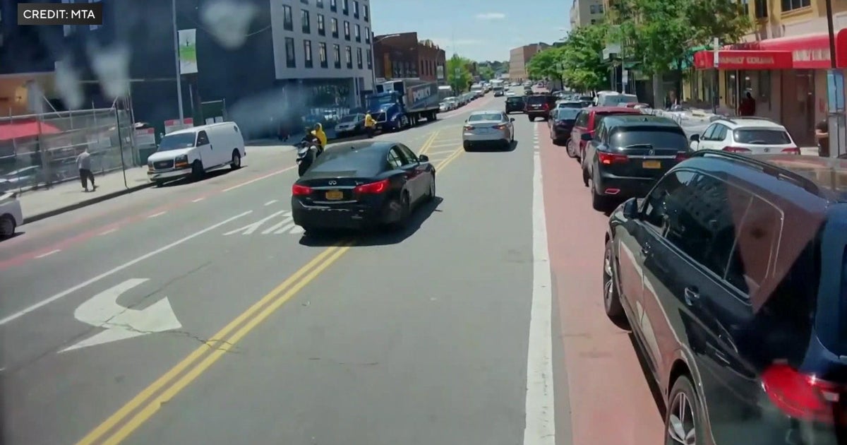 MTA cracking down on bus lane violations in the Bronx - CBS New York