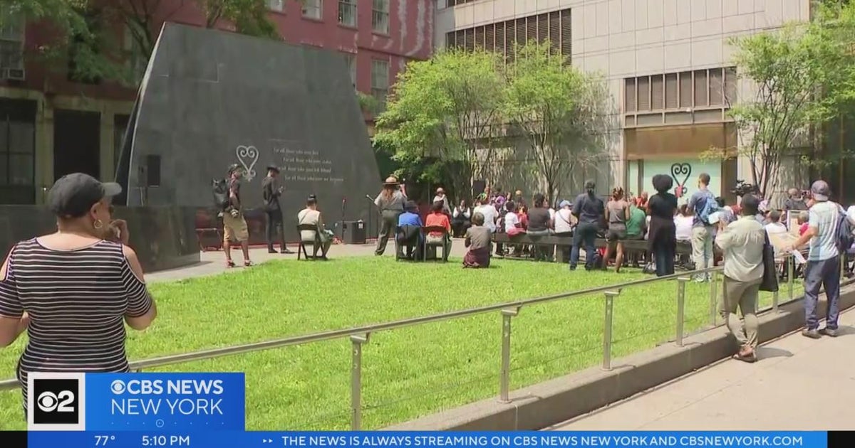 New Yorkers mark Juneteenth at Manhattan cemetery, national monument ...