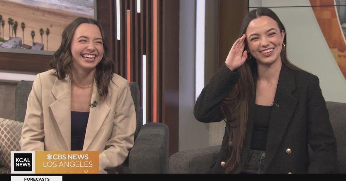 Meet ‘The Merrell Twins’ at VidCon 2023 - CBS Los Angeles
