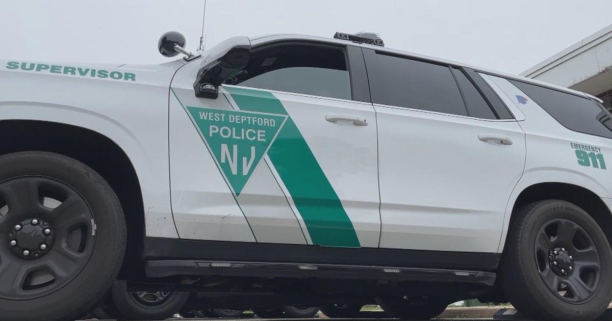 Death of officer Bobby Shisler leads to calls for new technology - CBS ...