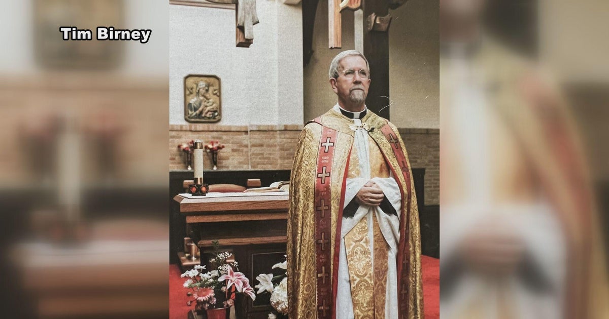 Allen Park priest readies for 500-mile hike in memory of fellow priest ...