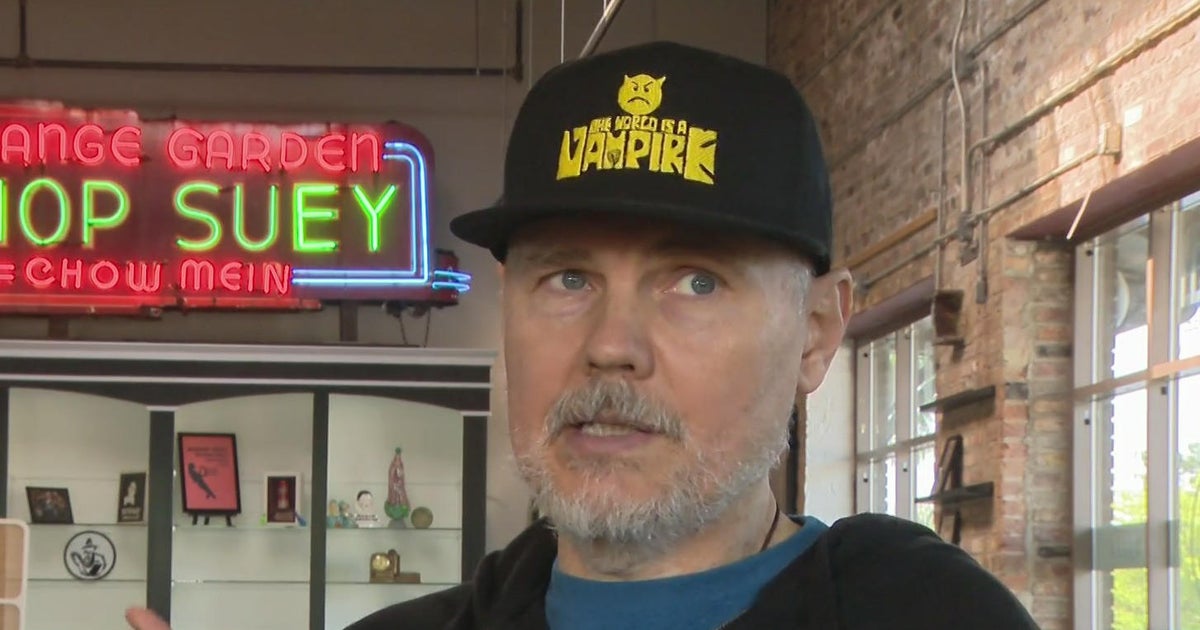 Billy Corgan to host fundraiser for young Highland Park shooting ...